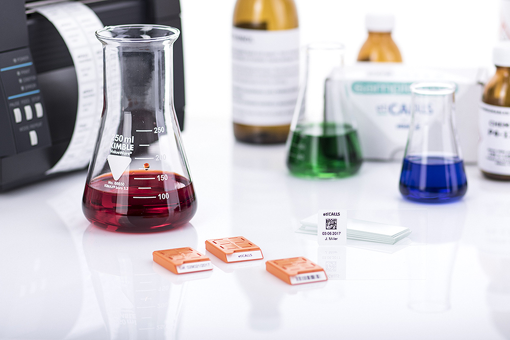 Solvent and chemicals resistant labels - Etisoft etiCALLS